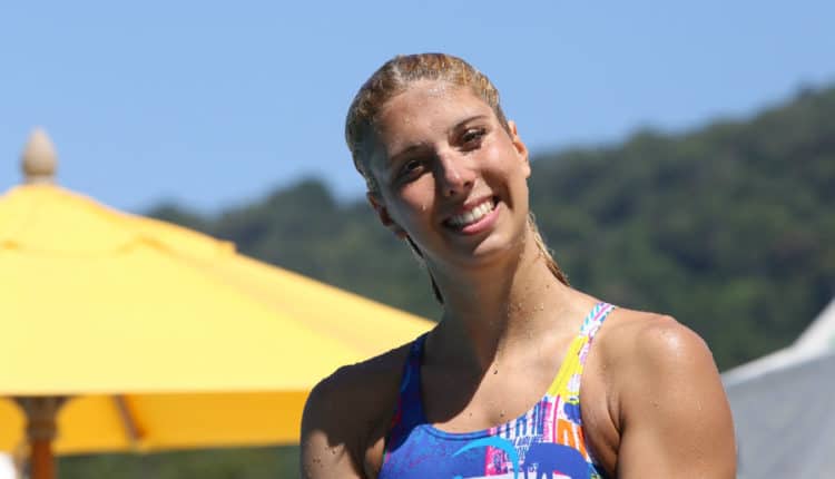 Alexandra Wenk zeigt den perfekten Delfin-Armzug - SWIM.DE
